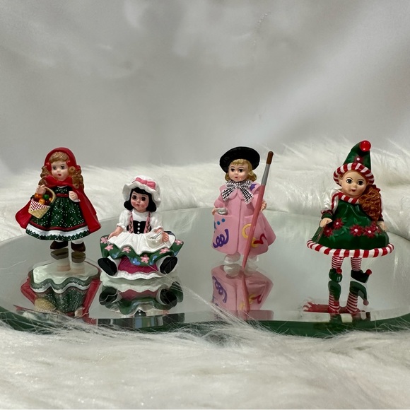 Hallmark | Accents | Vintage Hallmarks Merry Miniatures | Poshmark